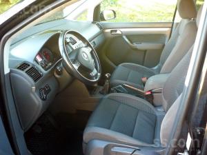 Black Volkswagen Touran 2007 in Cesis, with an engine capacity of 1.90 L and mileage of 0 thousand km for 2790 €, photo 13 on AUTOMOTO.COM.LV