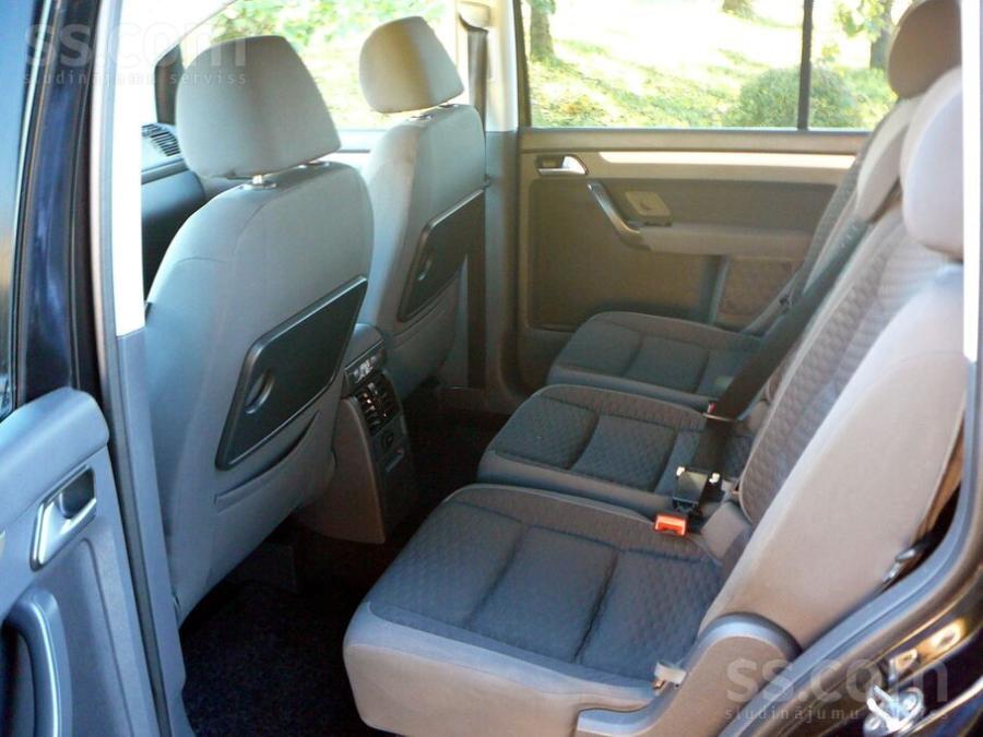 Black Volkswagen Touran 2007 in Cesis, with an engine capacity of 1.90 L and mileage of 0 thousand km for 2790 €, photo 14 on AUTOMOTO.COM.LV