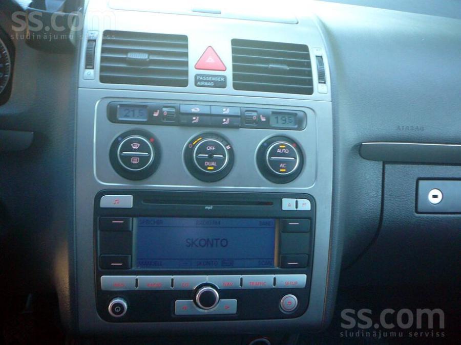 Black Volkswagen Touran 2007 in Cesis, with an engine capacity of 1.90 L and mileage of 0 thousand km for 2790 €, photo 15 on AUTOMOTO.COM.LV