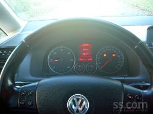Black Volkswagen Touran 2007 in Cesis, with an engine capacity of 1.90 L and mileage of 0 thousand km for 2790 €, photo 18 on AUTOMOTO.COM.LV