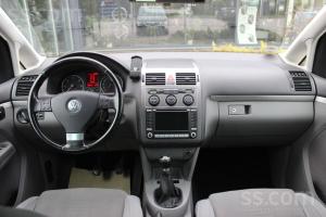 Melns Volkswagen Touran 2007 Dobele, ar dzinēja tilpumu 2.00 L un nobraukumu 251 tūkst. km par 4300 €, foto 11 vietnē AUTOMOTO.COM.LV