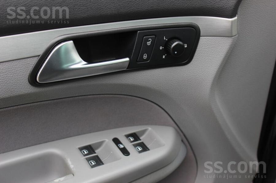 Melns Volkswagen Touran 2007 Dobele, ar dzinēja tilpumu 2.00 L un nobraukumu 251 tūkst. km par 4300 €, foto 15 vietnē AUTOMOTO.COM.LV