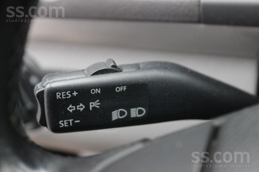 Melns Volkswagen Touran 2007 Dobele, ar dzinēja tilpumu 2.00 L un nobraukumu 251 tūkst. km par 4300 €, foto 16 vietnē AUTOMOTO.COM.LV
