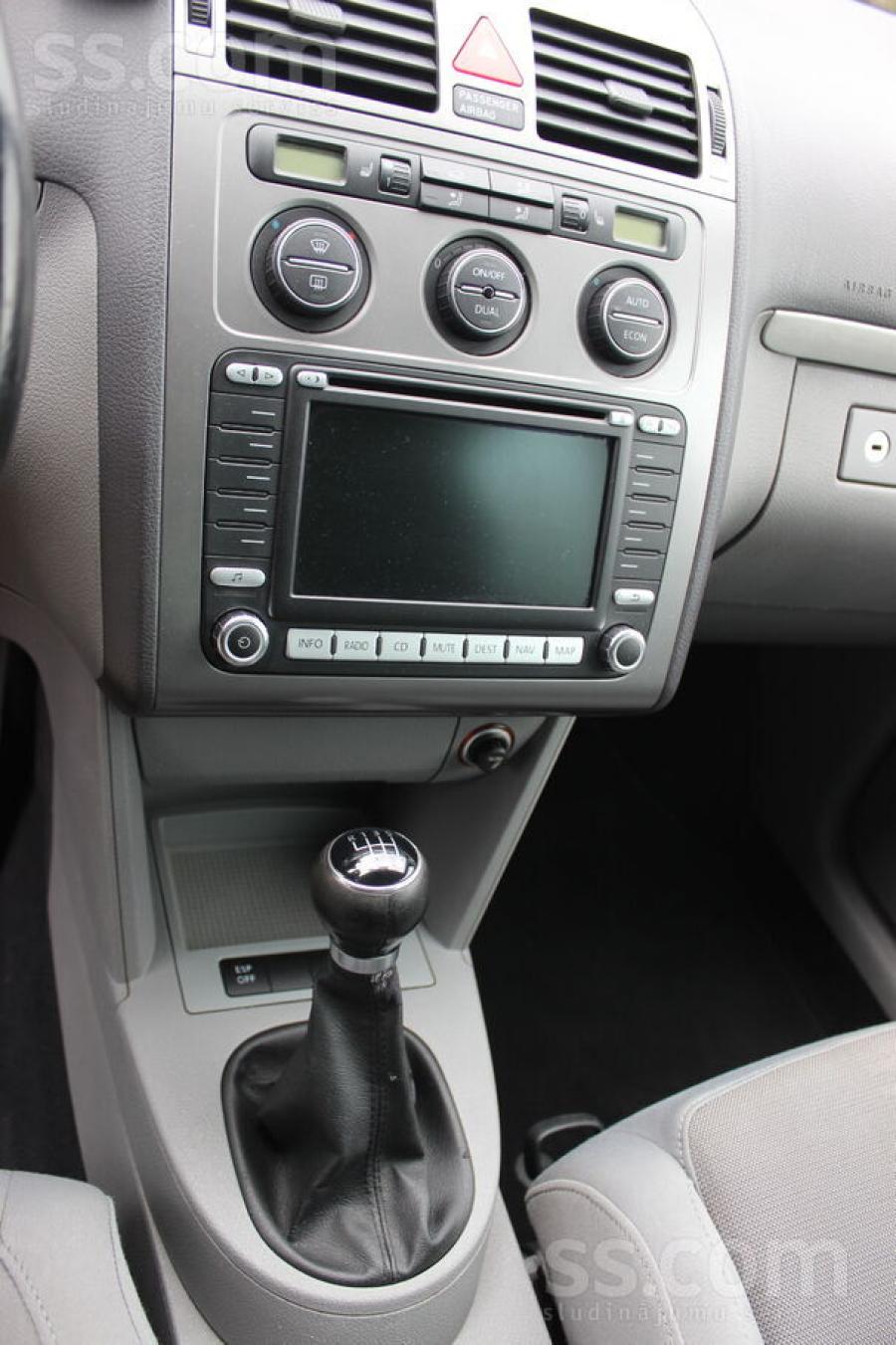 Melns Volkswagen Touran 2007 Dobele, ar dzinēja tilpumu 2.00 L un nobraukumu 251 tūkst. km par 4300 €, foto 17 vietnē AUTOMOTO.COM.LV