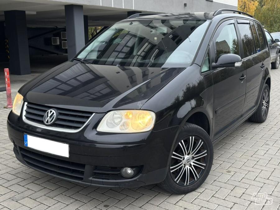 Melns Volkswagen Touran 2007 Kauņa, ar dzinēja tilpumu 1.90 L un nobraukumu 370 tūkst. km par 1000 €, foto 1 vietnē AUTOMOTO.COM.LV