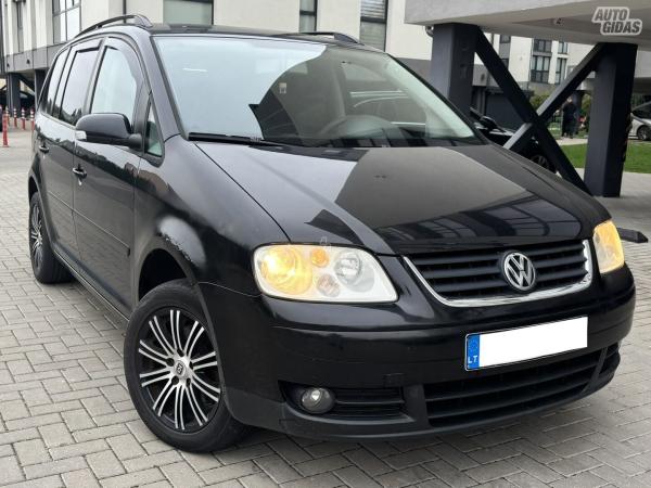 Melns Volkswagen Touran 2007 Kauņa, ar dzinēja tilpumu 1.90 L un nobraukumu 370 tūkst. km par 1000 €, foto 3 vietnē AUTOMOTO.COM.LV