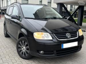 Melns Volkswagen Touran 2007 Kauņa, ar dzinēja tilpumu 1.90 L un nobraukumu 370 tūkst. km par 1000 €, foto 3 vietnē AUTOMOTO.COM.LV