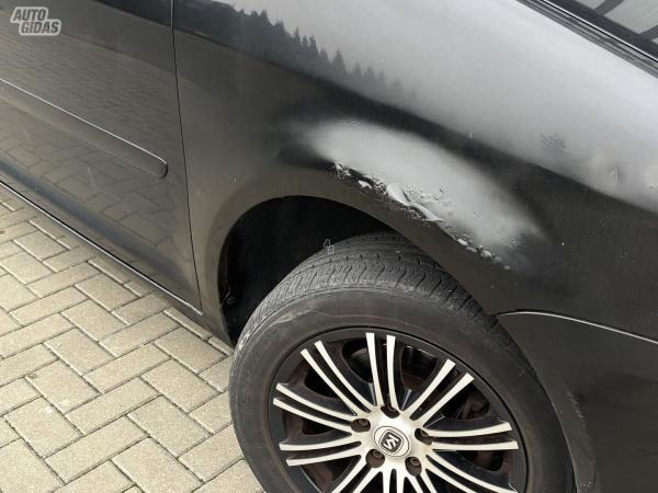 Melns Volkswagen Touran 2007 Kauņa, ar dzinēja tilpumu 1.90 L un nobraukumu 370 tūkst. km par 1000 €, foto 6 vietnē AUTOMOTO.COM.LV