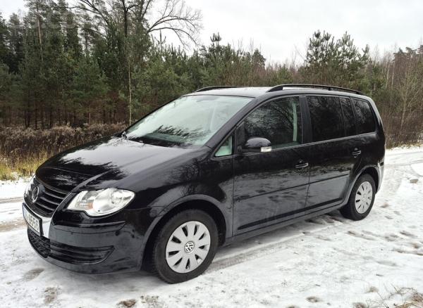 Melns Volkswagen Touran 2008 Jelgava, ar dzinēja tilpumu 1.40 L un nobraukumu 221 tūkst. km par 3590 €, foto 5 vietnē AUTOMOTO.COM.LV