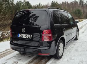 Black Volkswagen Touran 2008 in Jelgava, with an engine capacity of 1.40 L and mileage of 221 thousand km for 3590 €, photo 7 on AUTOMOTO.COM.LV
