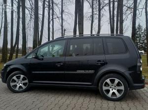 Black Volkswagen Touran 2008 in Kaunas, with an engine capacity of 2.00 L and mileage of 321 thousand km for 3250 €, photo 5 on AUTOMOTO.COM.LV