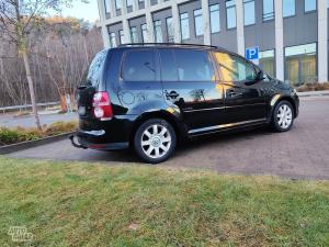 Melns Volkswagen Touran 2008 Viļņa, ar dzinēja tilpumu 2.00 L un nobraukumu 301 tūkst. km par 2400 €, foto 4 vietnē AUTOMOTO.COM.LV
