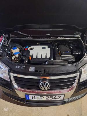 Black Volkswagen Touran 2008 in Silute, with an engine capacity of 2.00 L and mileage of 286 thousand km for 3750 €, photo 20 on AUTOMOTO.COM.LV