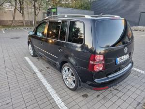 Melns Volkswagen Touran 2008 Kauņa, ar dzinēja tilpumu 2.00 L un nobraukumu 354 tūkst. km par 2600 €, foto 24 vietnē AUTOMOTO.COM.LV