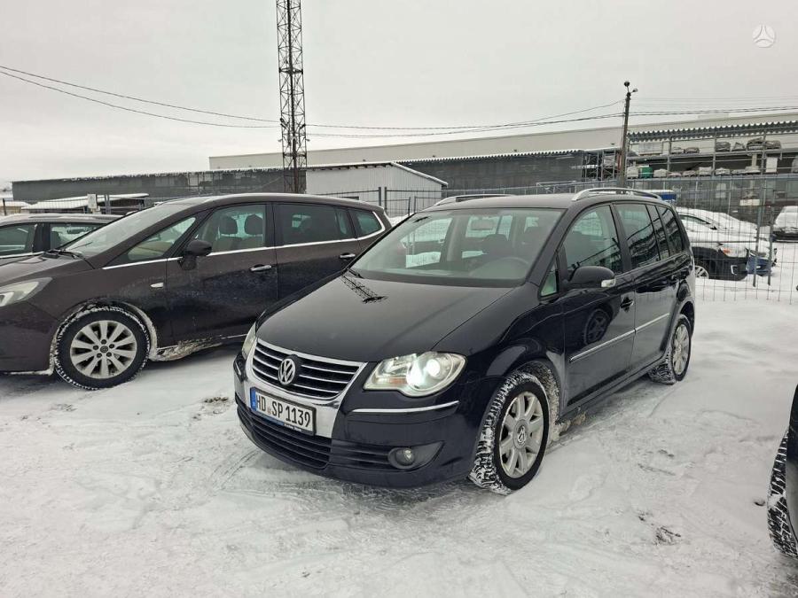 Melns Volkswagen Touran 2008 Kauņa, ar dzinēja tilpumu 1.97 L un nobraukumu 340 tūkst. km par 3350 €, foto 7 vietnē AUTOMOTO.COM.LV