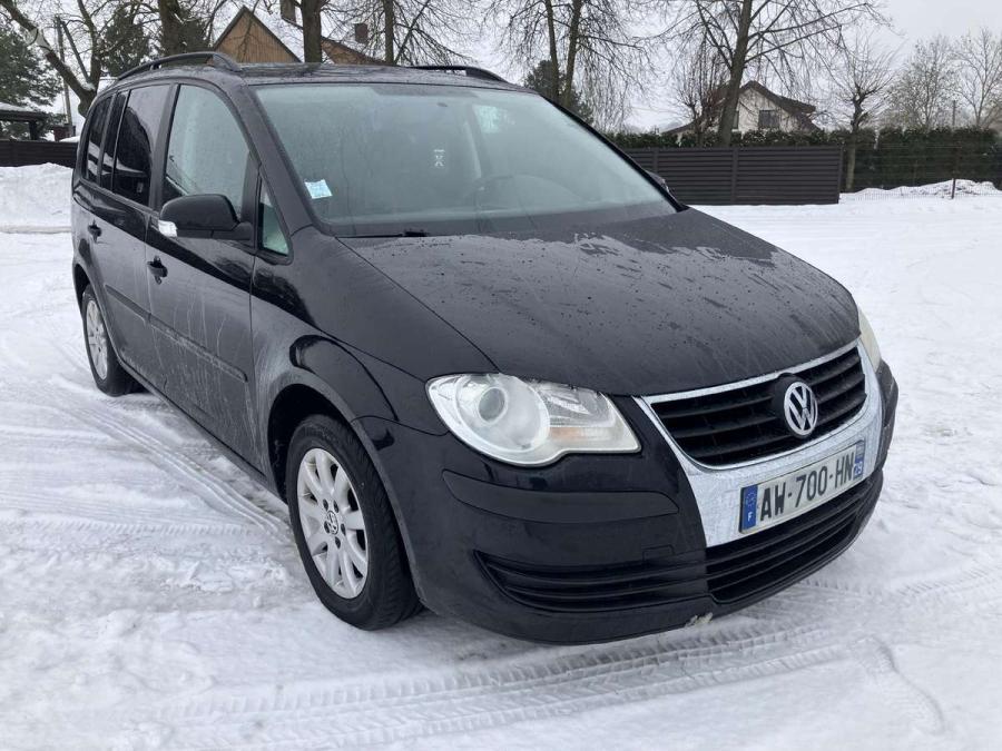 Melns Volkswagen Touran 2008 Tauragė, ar dzinēja tilpumu 1.90 L un nobraukumu 323 tūkst. km par 3100 €, foto 7 vietnē AUTOMOTO.COM.LV