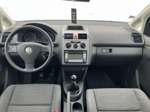 Melns Volkswagen Touran 2008 Tauragė, ar dzinēja tilpumu 1.90 L un nobraukumu 323 tūkst. km par 3100 €, foto 16 vietnē AUTOMOTO.COM.LV