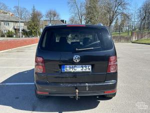Black Volkswagen Touran 2008 in Telschi, with an engine capacity of 2.00 L and mileage of 287 thousand km for 2500 €, photo 3 on AUTOMOTO.COM.LV