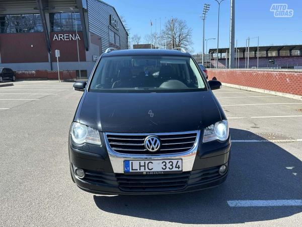 Melns Volkswagen Touran 2008 Telšiai, ar dzinēja tilpumu 2.00 L un nobraukumu 287 tūkst. km par 2500 €, foto 4 vietnē AUTOMOTO.COM.LV