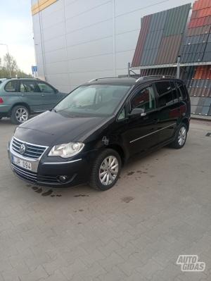 Black Volkswagen Touran 2008 in Vilnius, with an engine capacity of 2.00 L and mileage of 343 thousand km for 2800 €, photo 4 on AUTOMOTO.COM.LV
