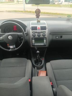 Black Volkswagen Touran 2008 in Vilnius, with an engine capacity of 2.00 L and mileage of 343 thousand km for 2800 €, photo 10 on AUTOMOTO.COM.LV