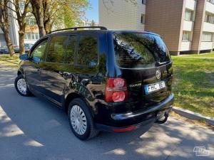 Черный Фольксваген Туран 2008 в Каунас, объемом двигателя 1.90 л и пробегом 298 тыс. км за 2850 €, фото 11 на AUTOMOTO.COM.LV
