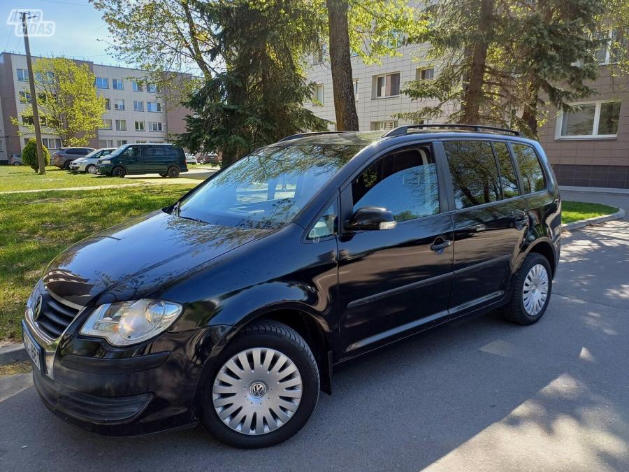 Черный Фольксваген Туран 2008 в Каунас, объемом двигателя 1.90 л и пробегом 298 тыс. км за 2850 €, фото 12 на AUTOMOTO.COM.LV
