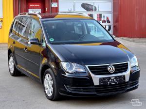 Black Volkswagen Touran 2008 in Vilnius, with an engine capacity of 2.00 L and mileage of 282 thousand km for 3400 €, photo 1 on AUTOMOTO.COM.LV