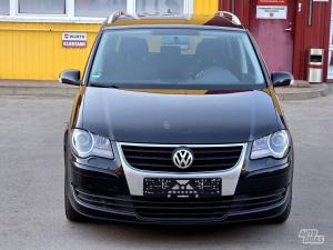 Black Volkswagen Touran 2008 in Vilnius, with an engine capacity of 2.00 L and mileage of 282 thousand km for 3400 €, photo 3 on AUTOMOTO.COM.LV