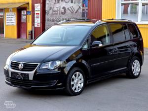 Black Volkswagen Touran 2008 in Vilnius, with an engine capacity of 2.00 L and mileage of 282 thousand km for 3400 €, photo 4 on AUTOMOTO.COM.LV