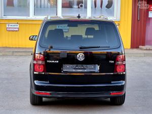 Black Volkswagen Touran 2008 in Vilnius, with an engine capacity of 2.00 L and mileage of 282 thousand km for 3400 €, photo 8 on AUTOMOTO.COM.LV