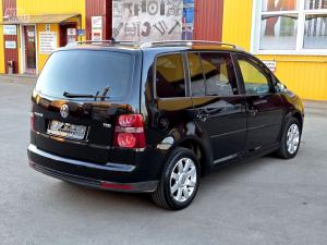 Black Volkswagen Touran 2008 in Vilnius, with an engine capacity of 2.00 L and mileage of 282 thousand km for 3400 €, photo 11 on AUTOMOTO.COM.LV