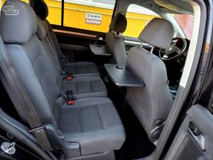Black Volkswagen Touran 2008 in Vilnius, with an engine capacity of 2.00 L and mileage of 282 thousand km for 3400 €, photo 22 on AUTOMOTO.COM.LV