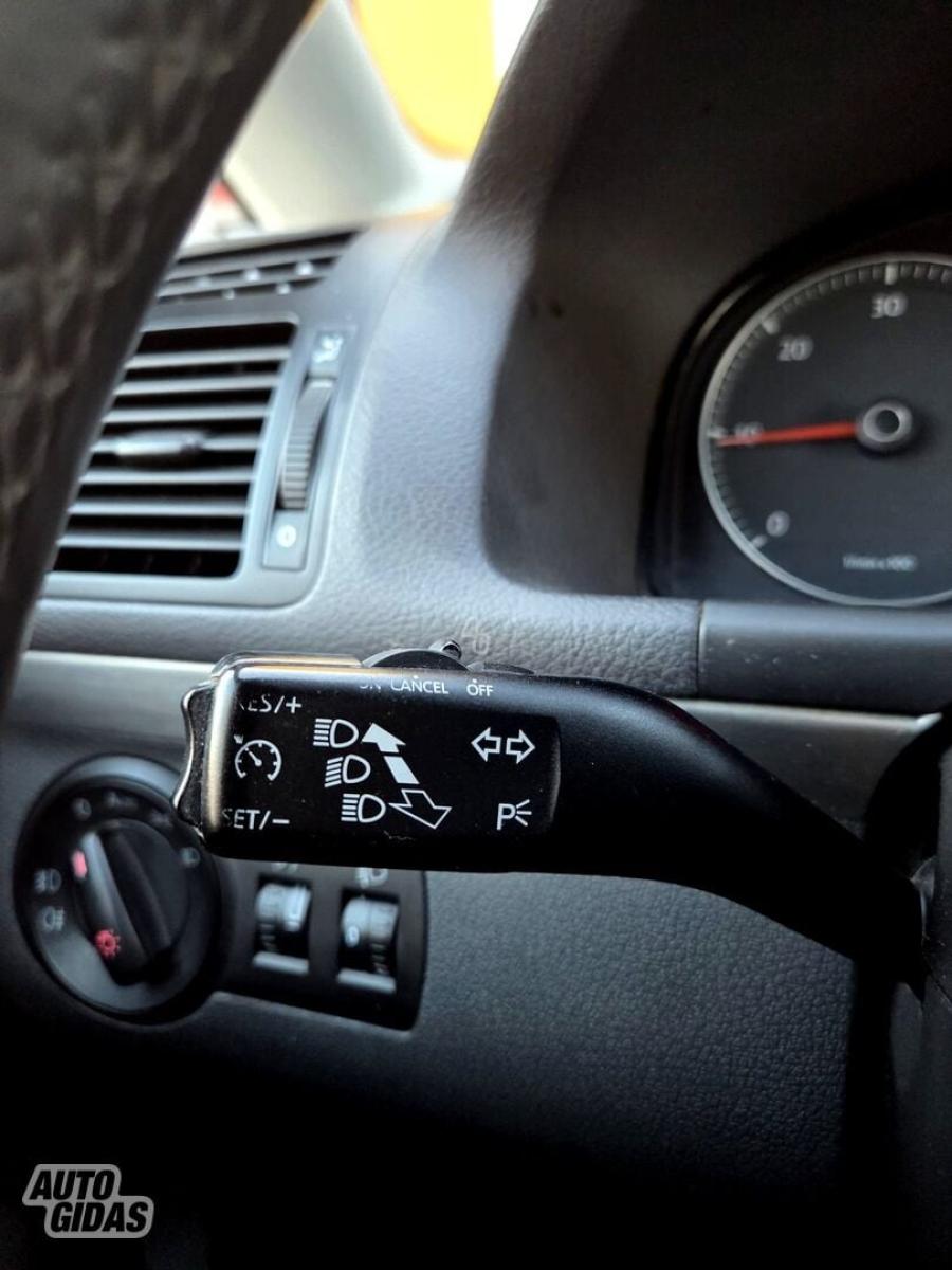 Black Volkswagen Touran 2008 in Vilnius, with an engine capacity of 2.00 L and mileage of 282 thousand km for 3400 €, photo 29 on AUTOMOTO.COM.LV