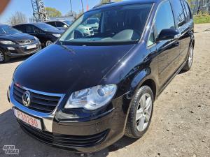 Black Volkswagen Touran 2008 in Kluonaliai, with an engine capacity of 2.00 L and mileage of 290 thousand km for 3250 €, photo  on AUTOMOTO.COM.LV