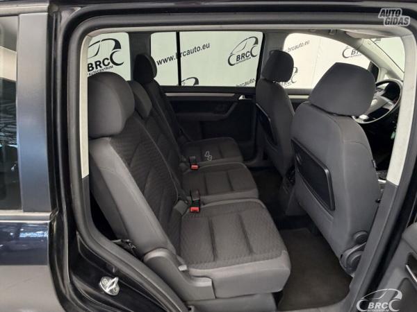 Melns Volkswagen Touran 2008 Avižieniai, ar dzinēja tilpumu 1.90 L un nobraukumu 301 tūkst. km par 3000 €, foto 10 vietnē AUTOMOTO.COM.LV
