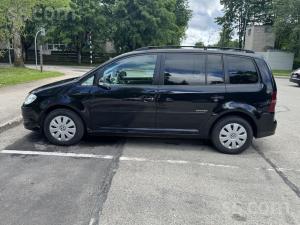 Черный Фольксваген Туран 2008 в Рига, объемом двигателя 1.40 л и пробегом 223 тыс. км за 1390 €, фото 8 на AUTOMOTO.COM.LV