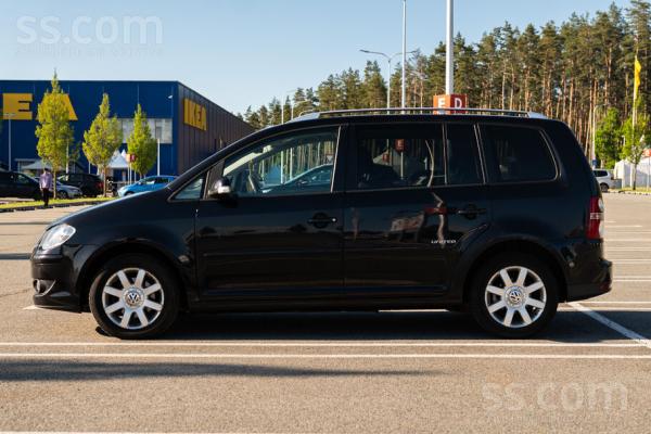 Черный Фольксваген Туран 2008 в Рига, объемом двигателя 1.90 л и пробегом 438 тыс. км за 3490 €, фото 6 на AUTOMOTO.COM.LV