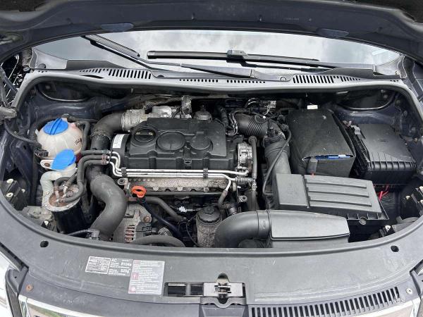 Melns Volkswagen Touran 2008 Šakiai, ar dzinēja tilpumu 1.90 L un nobraukumu 280 tūkst. km par 3800 €, foto 8 vietnē AUTOMOTO.COM.LV