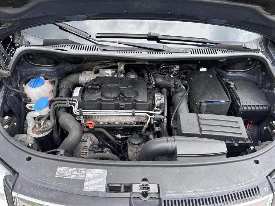 Melns Volkswagen Touran 2008 Šakiai, ar dzinēja tilpumu 1.90 L un nobraukumu 280 tūkst. km par 3800 €, foto 9 vietnē AUTOMOTO.COM.LV