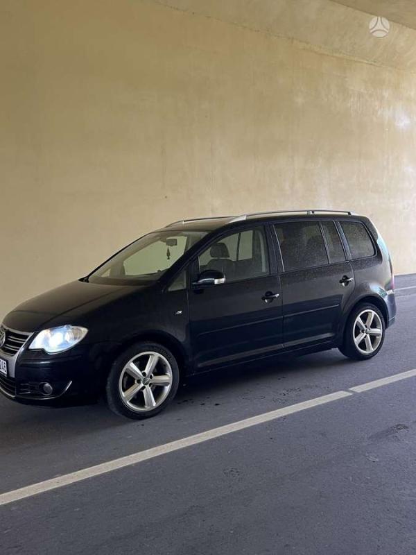 Melns Volkswagen Touran 2008 Marijampole, ar dzinēja tilpumu 2.00 L un nobraukumu 344 tūkst. km par 2400 €, foto 6 vietnē AUTOMOTO.COM.LV