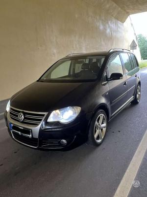 Black Volkswagen Touran 2008 in Marijampole, with an engine capacity of 2.00 L and mileage of 344 thousand km for 2400 €, photo  on AUTOMOTO.COM.LV