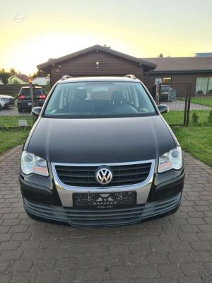 Melns Volkswagen Touran 2008 Kaišiadorys, ar dzinēja tilpumu 1.90 L un nobraukumu 266 tūkst. km par 2999 €, foto 3 vietnē AUTOMOTO.COM.LV