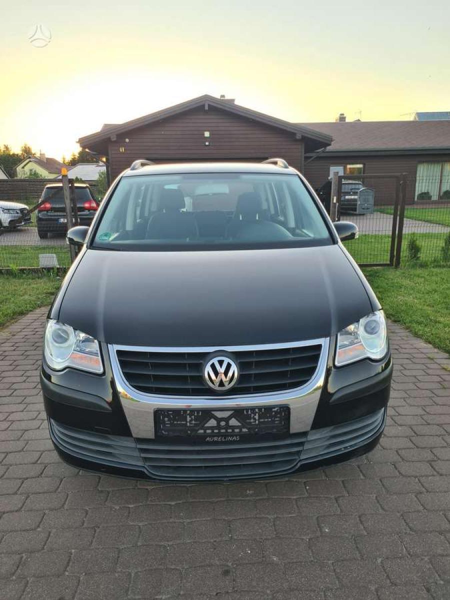 Melns Volkswagen Touran 2008 Kaišiadorys, ar dzinēja tilpumu 1.90 L un nobraukumu 266 tūkst. km par 2999 €, foto 3 vietnē AUTOMOTO.COM.LV