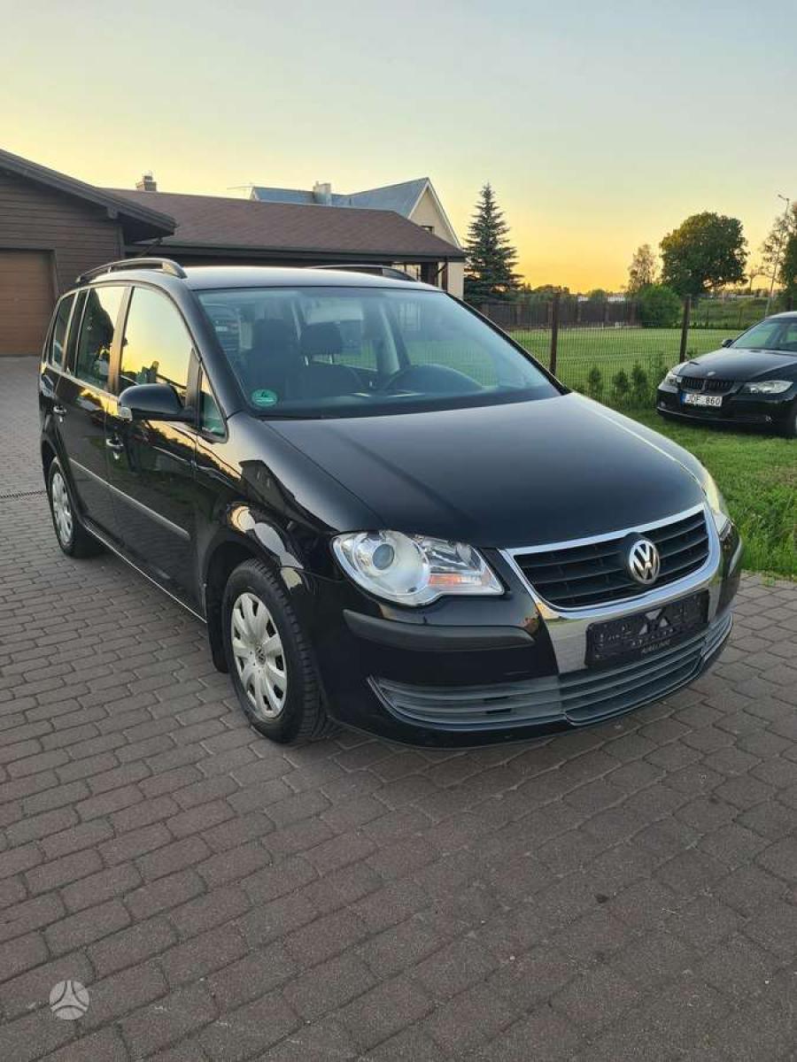 Melns Volkswagen Touran 2008 Kaišiadorys, ar dzinēja tilpumu 1.90 L un nobraukumu 266 tūkst. km par 2999 €, foto 5 vietnē AUTOMOTO.COM.LV