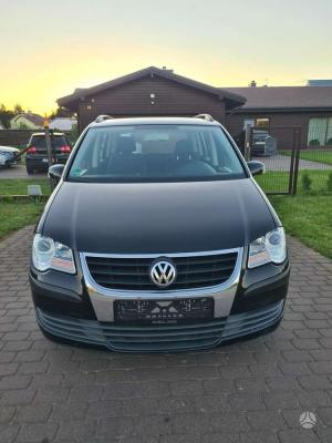 Melns Volkswagen Touran 2008 Kaišiadorys, ar dzinēja tilpumu 1.90 L un nobraukumu 266 tūkst. km par 2999 €, foto 7 vietnē AUTOMOTO.COM.LV