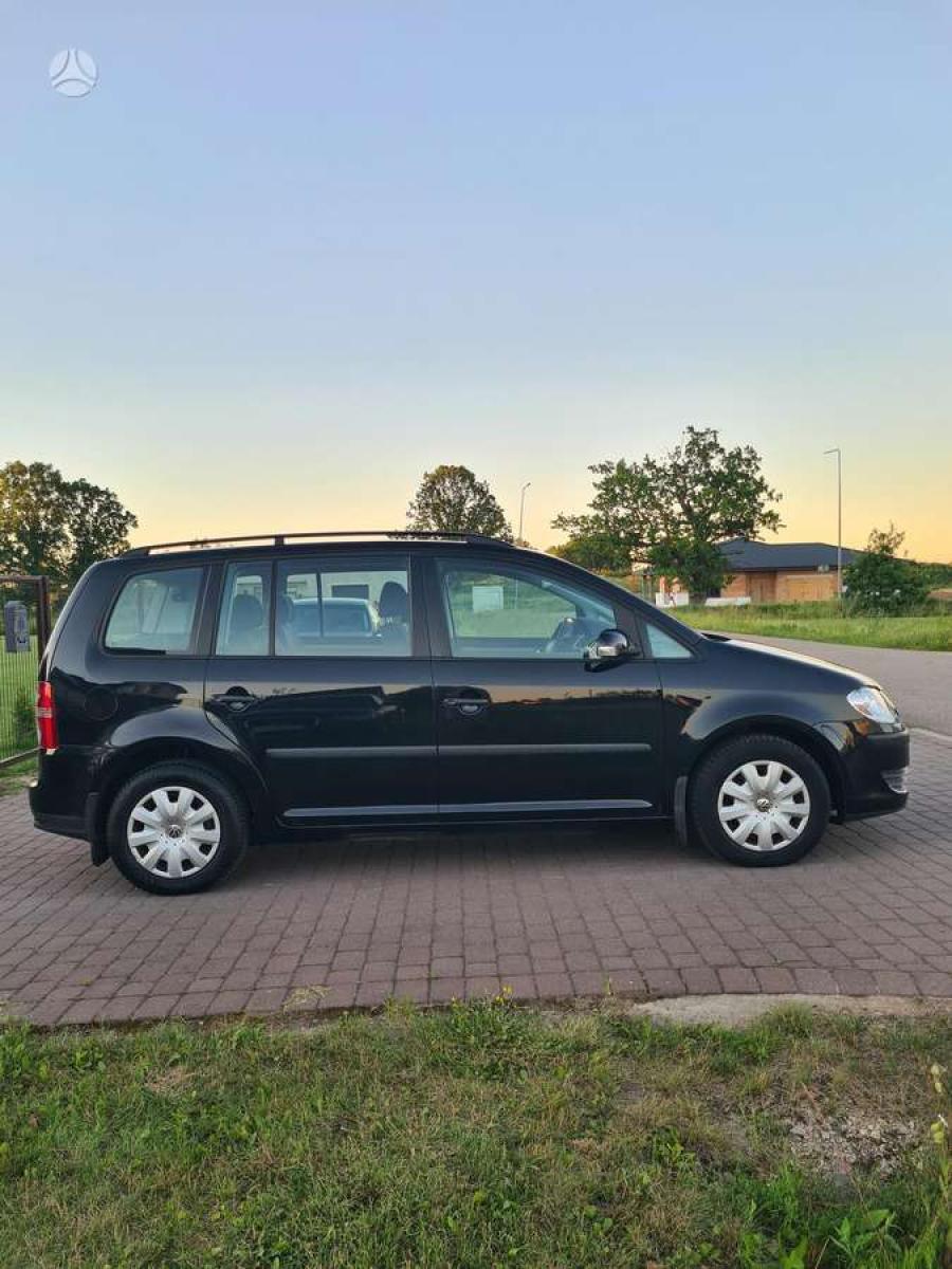 Melns Volkswagen Touran 2008 Kaišiadorys, ar dzinēja tilpumu 1.90 L un nobraukumu 266 tūkst. km par 2999 €, foto 12 vietnē AUTOMOTO.COM.LV