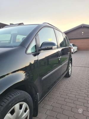 Melns Volkswagen Touran 2008 Kaišiadorys, ar dzinēja tilpumu 1.90 L un nobraukumu 266 tūkst. km par 2999 €, foto 13 vietnē AUTOMOTO.COM.LV