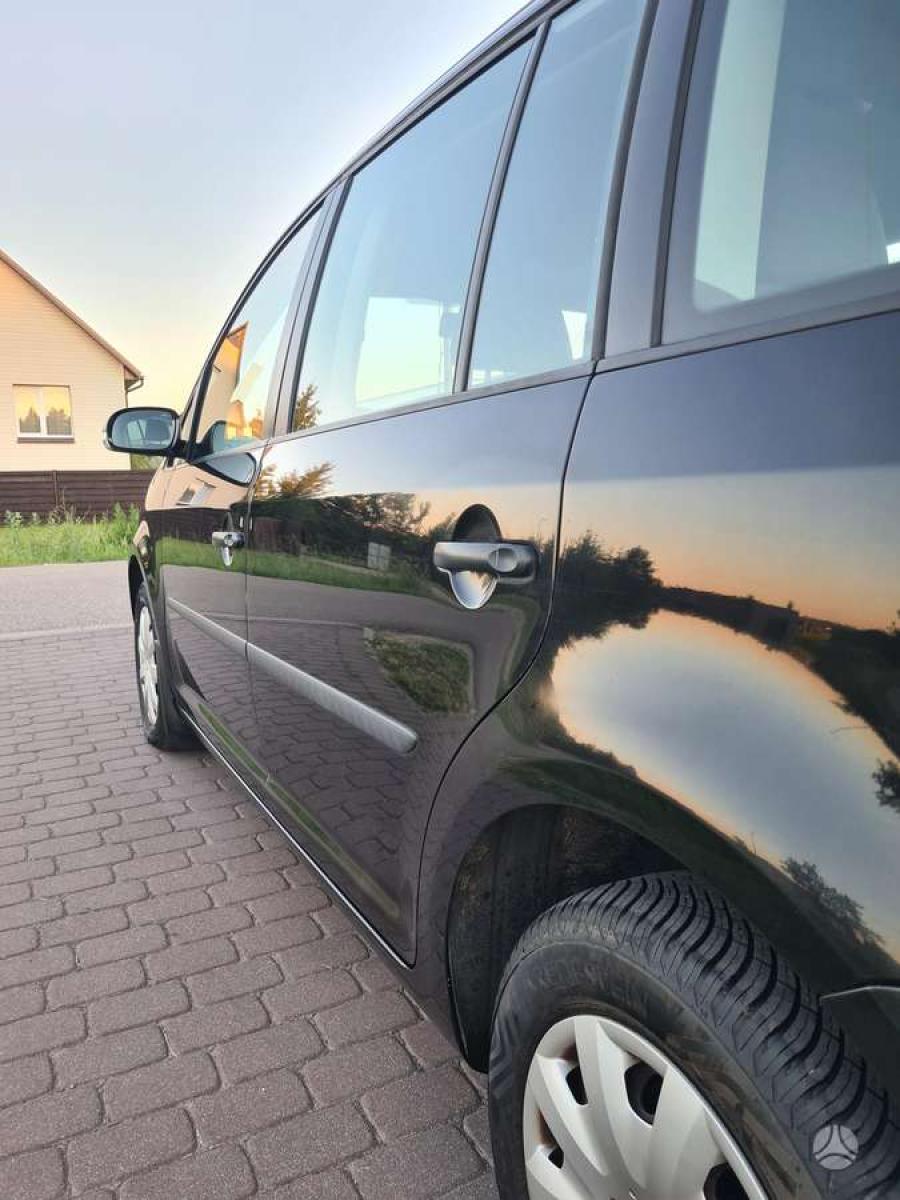 Melns Volkswagen Touran 2008 Kaišiadorys, ar dzinēja tilpumu 1.90 L un nobraukumu 266 tūkst. km par 2999 €, foto 16 vietnē AUTOMOTO.COM.LV