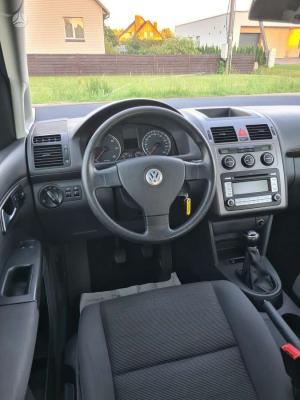 Melns Volkswagen Touran 2008 Kaišiadorys, ar dzinēja tilpumu 1.90 L un nobraukumu 266 tūkst. km par 2999 €, foto 17 vietnē AUTOMOTO.COM.LV